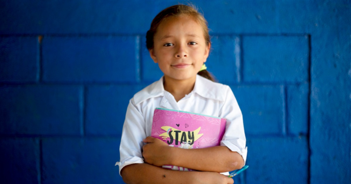 Voor vele meisjes stopt de lockdown nooit. Help ze uit de crisis.